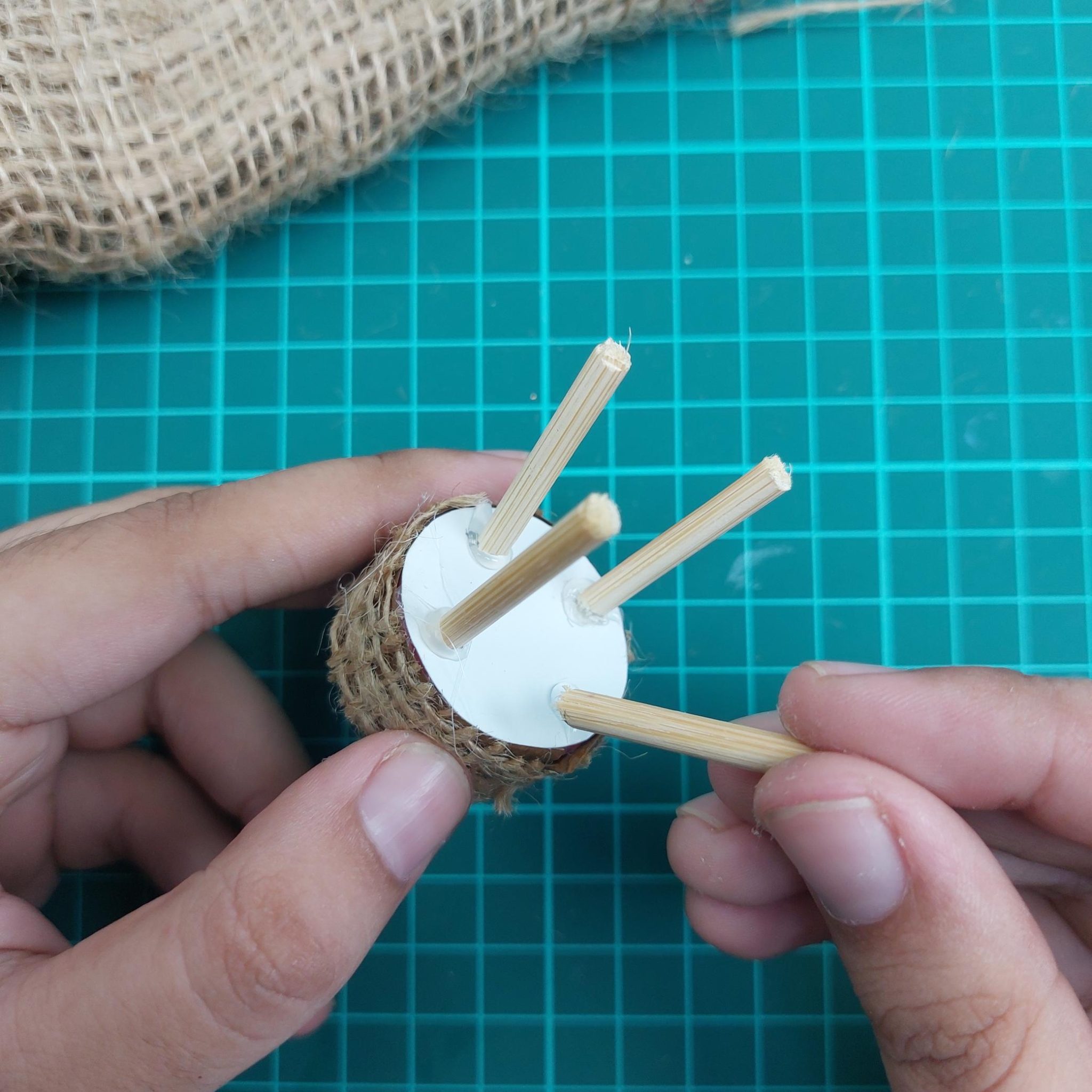 4 Different Ways To Make A Miniature Dollhouse Stool From Trash and ...