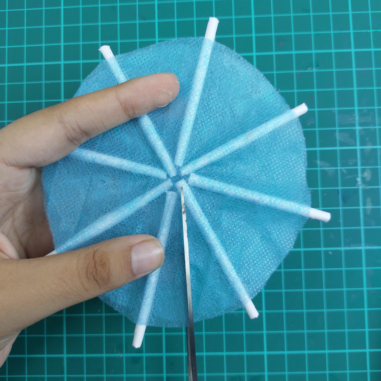 3 Fun and Easy Miniature Umbrella Tutorials From Household Scraps