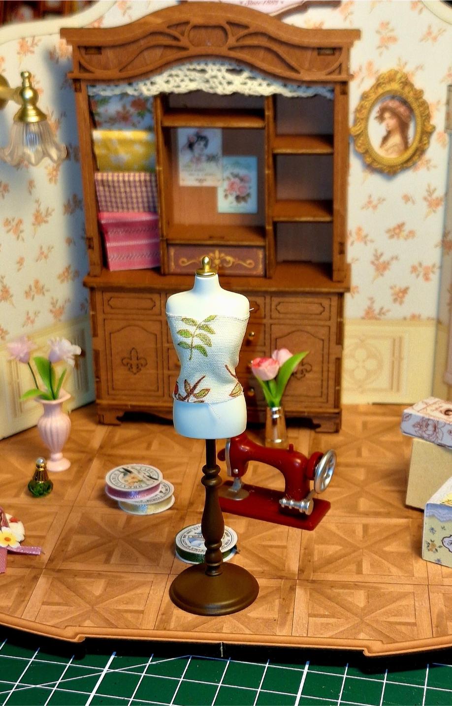 DIY Miniature Model Kits – A New Review of Robotime’s “Elsa’s Tailoring”