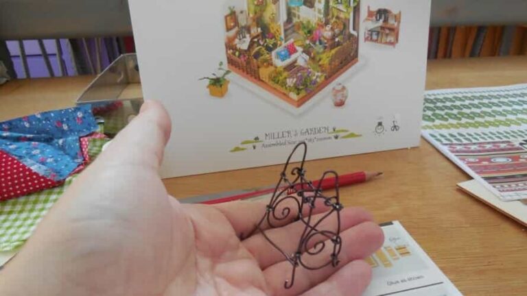 40 Ingenious Ideas On Using Household Items To Create Miniatures!