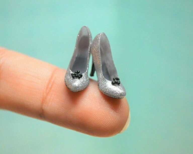 How To Make Miniature Shoes For Crafts - 7 Different Ways!