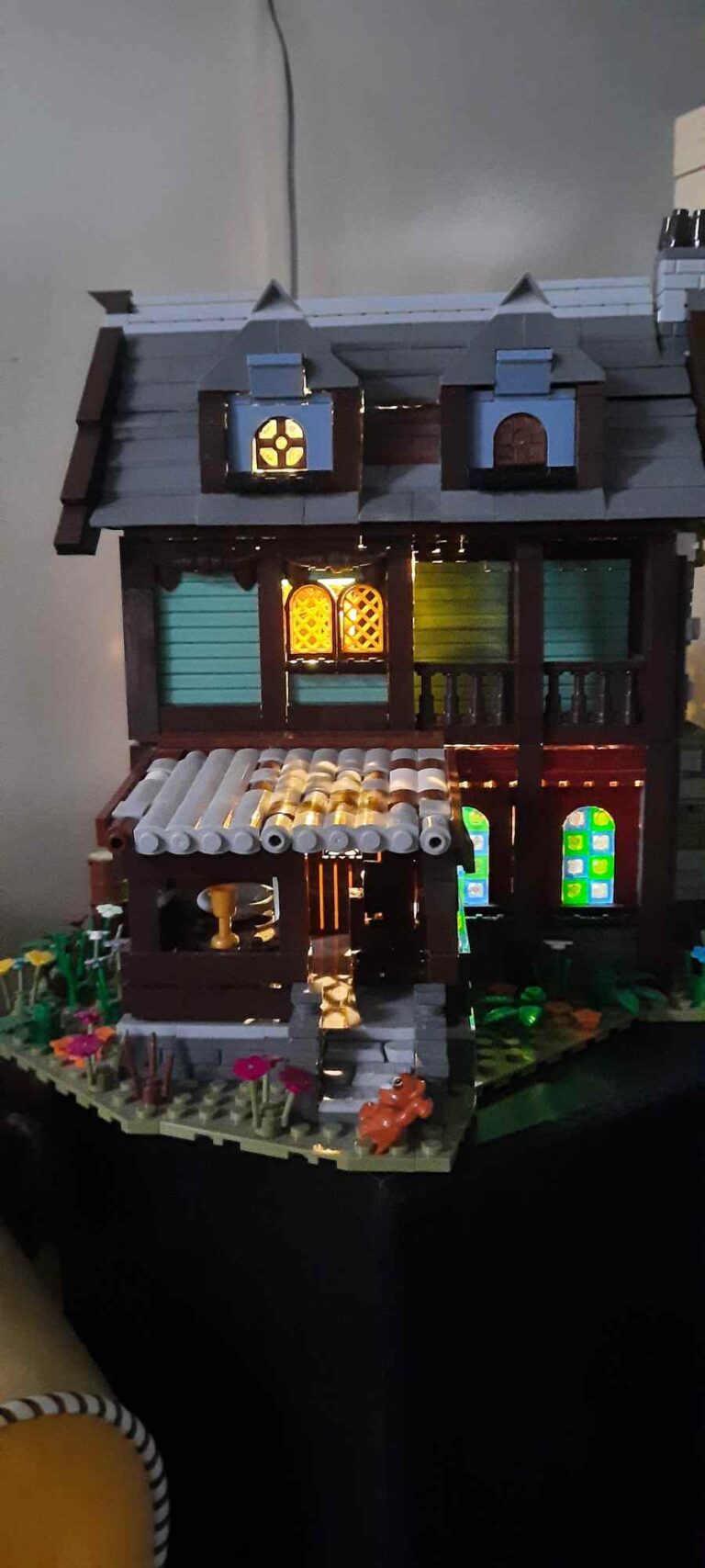 Pretty Lego From China: My First Miniature Lego House Review By ...